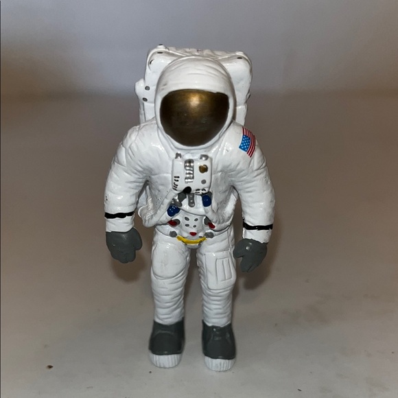 AP 11 | Toys | 14 Scale Nasa Astronaut Vintage White Toy Figure | Poshmark